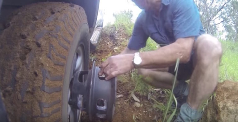 Bush Winch: Light Weight Self-Recovery System For 4 And 2 Wheel Drives