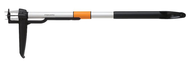 Fiskars Deluxe Stand-Up Weeder: Weed Your Garden Without Bending Over